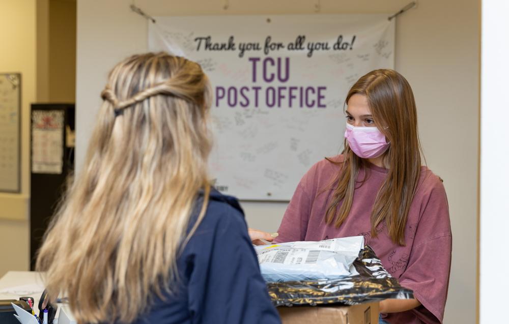 Mail Your Holiday Packages Early … Right From Campus